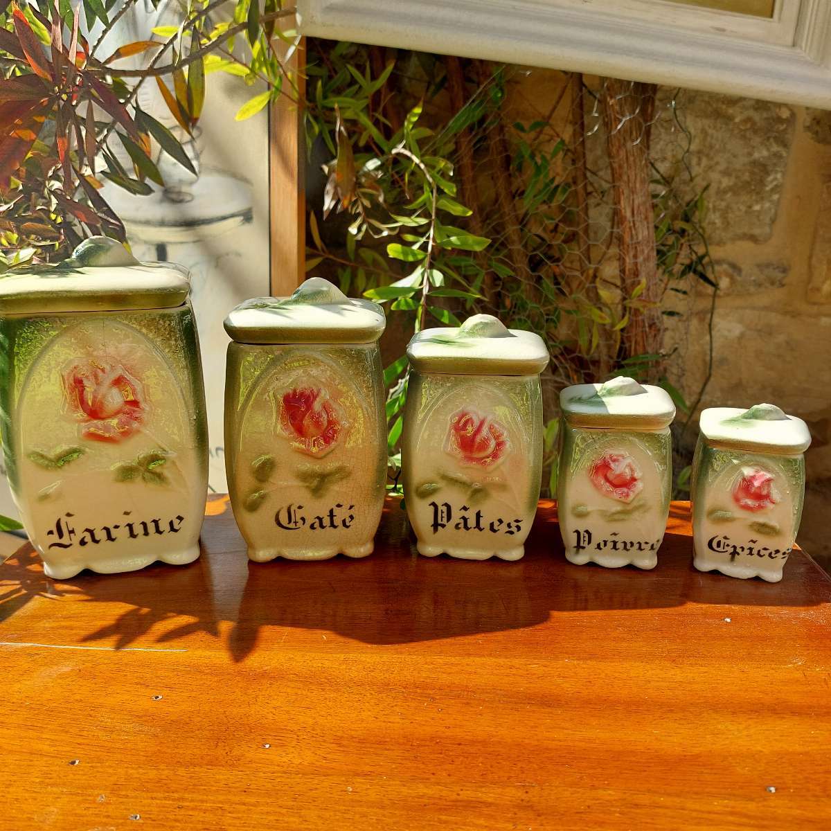Commandez notre pots à épices en barbotine chez Re-Née-Sens à Cavillargues